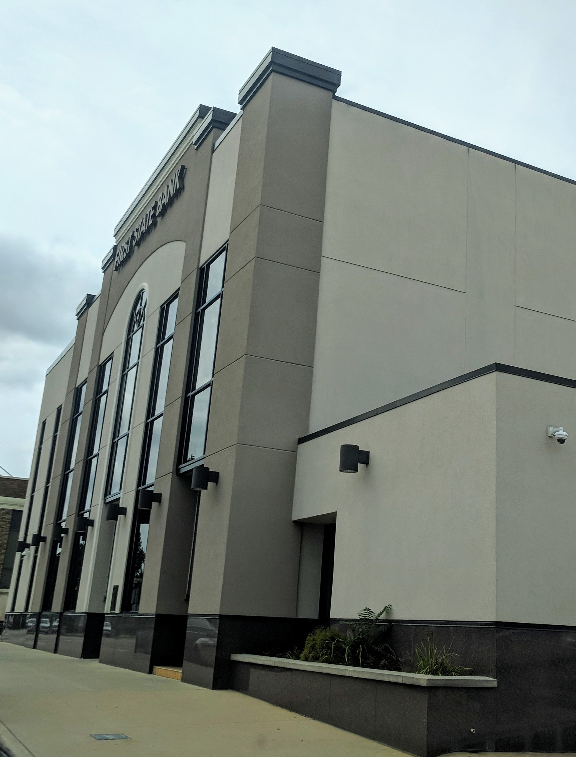 First State Bank - Main Office - Mendota, IL 61342