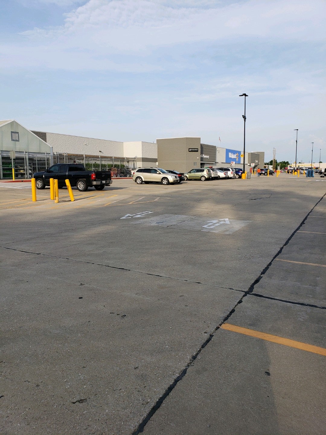 Walmart Supercenter - Mount Vernon, IL 62864